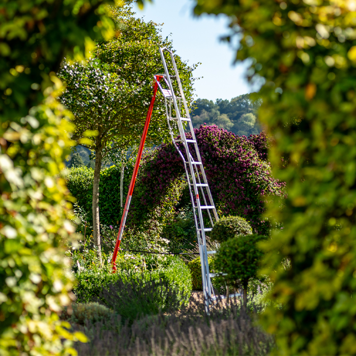 Henchman Fully Adjustable PRO Tripod Ladder